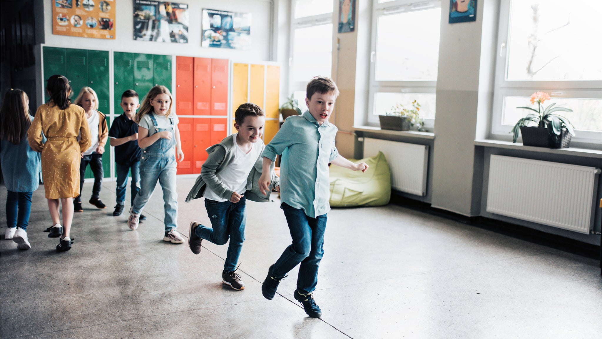 5 Simple-to-Play Indoor Classroom Games – Montessori World™